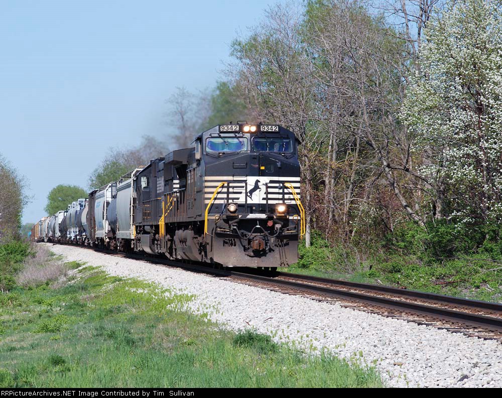 NS 9342 blows it horn for Rogerville Rd